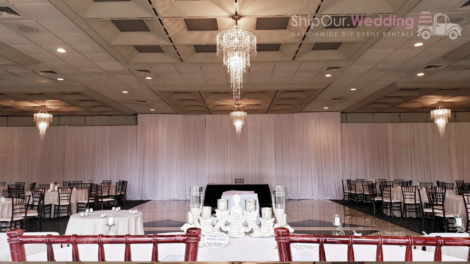 (5) Creative Party Decor Ideas to Divide Walls in Rooms