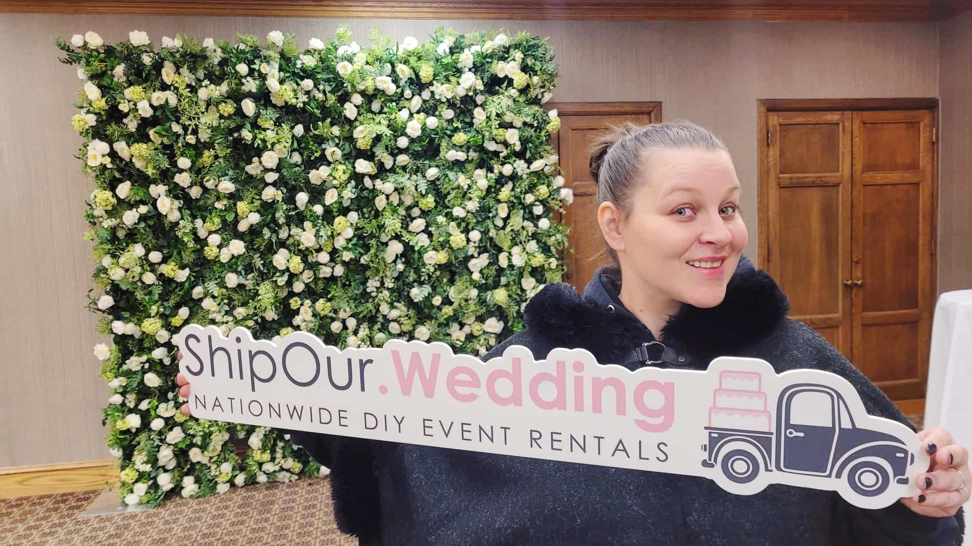 (7) Easy Ideas: DIY a Wedding Flower Backdrop [VIDEO]